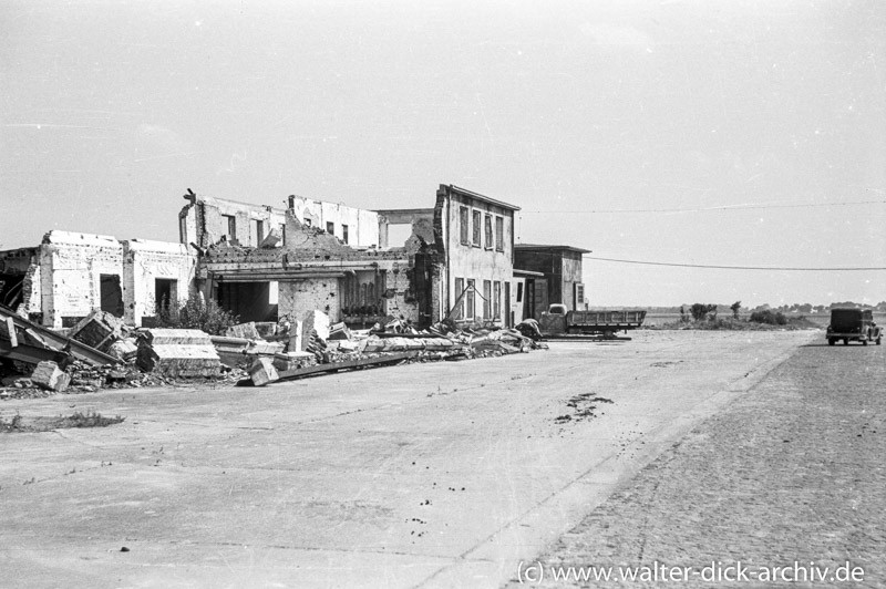 Ehemaliger Flugplatz Köln-Ostheim 1947 Ehemaliger Flugplatz Köln-Ostheim 1947
